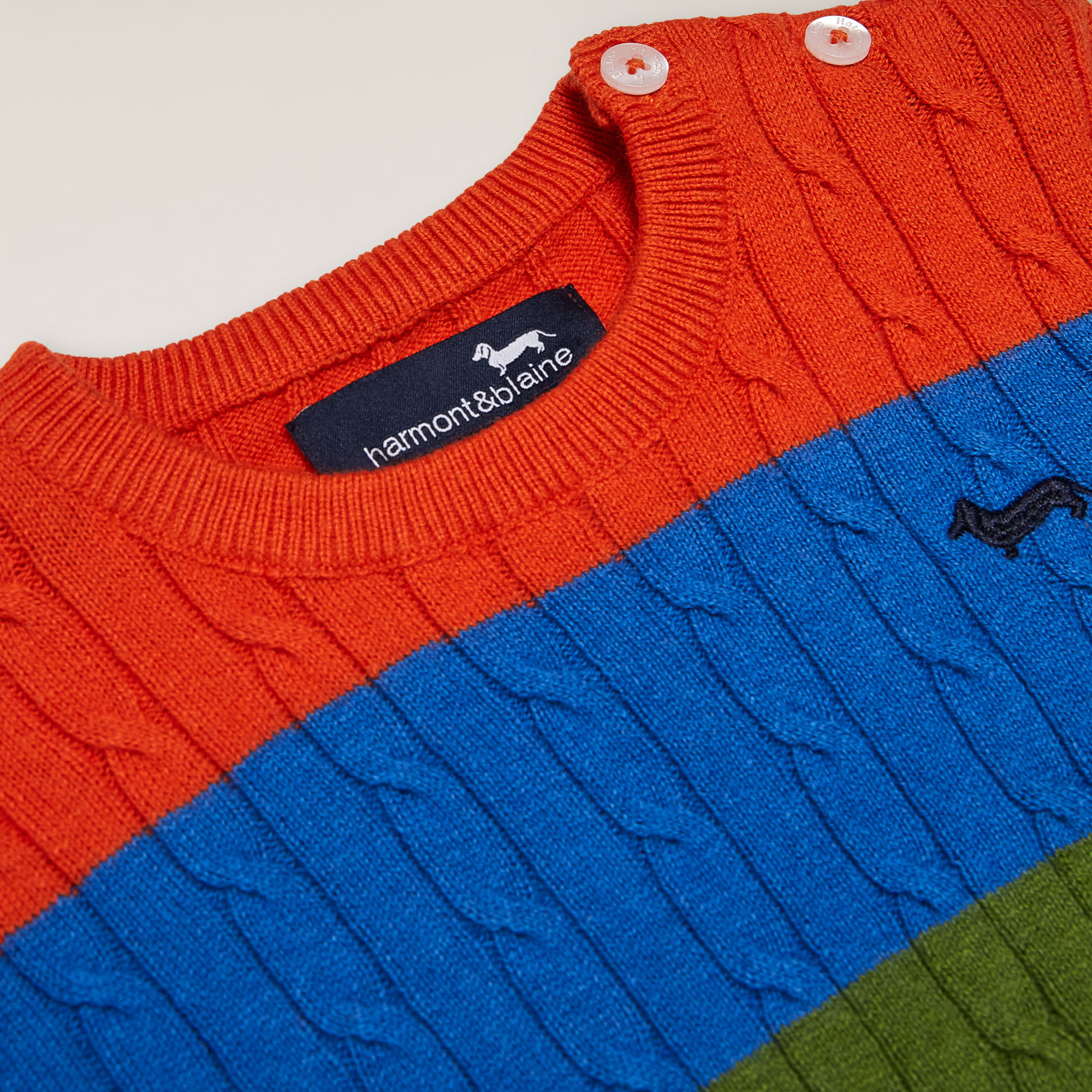 Pull ras de cou torsadé multicolore